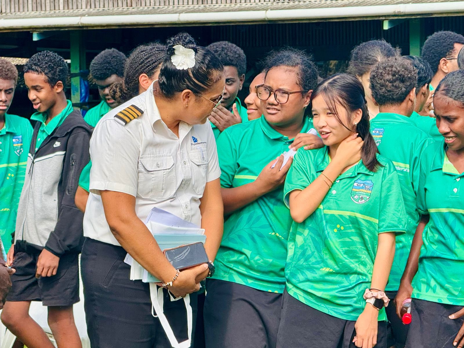 Solomon Airlines pilots inspire students - Solomon Star News
