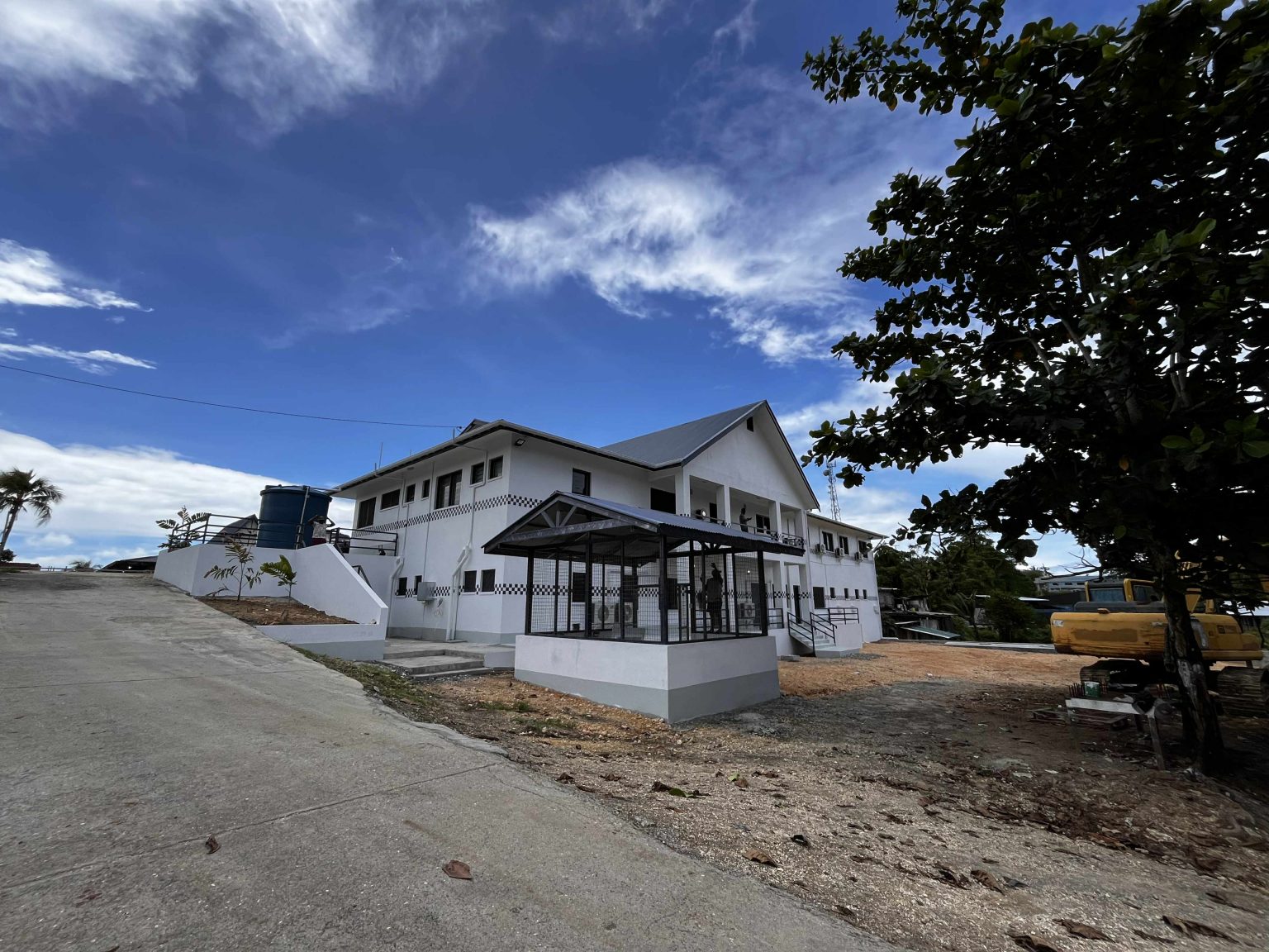 Premier Veo hails new Noro Police station - Solomon Star News